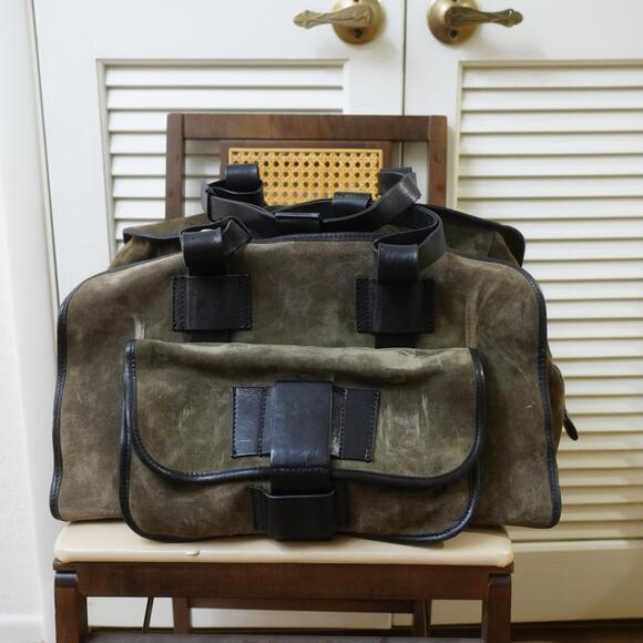 UGG | Bags | Ugg Collection Made In Italy Leather Carry On Unisex ...